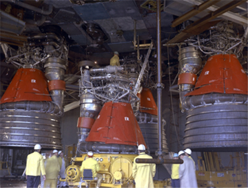 Historic Apollo 11 rocket engines found on ocean floor by Jeff Bezos and team / Boing Boing