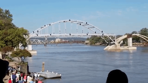 Bridge demolition fails in spectacular fashion / Boing Boing