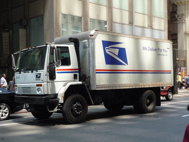E-commerce is clogging American cities with real delivery trucks ...