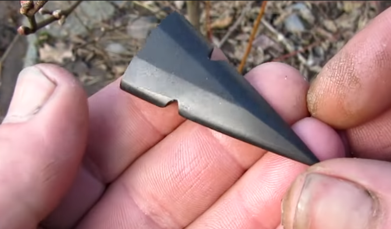 Making arrowheads, knives, and stone tools out of slate / Boing Boing